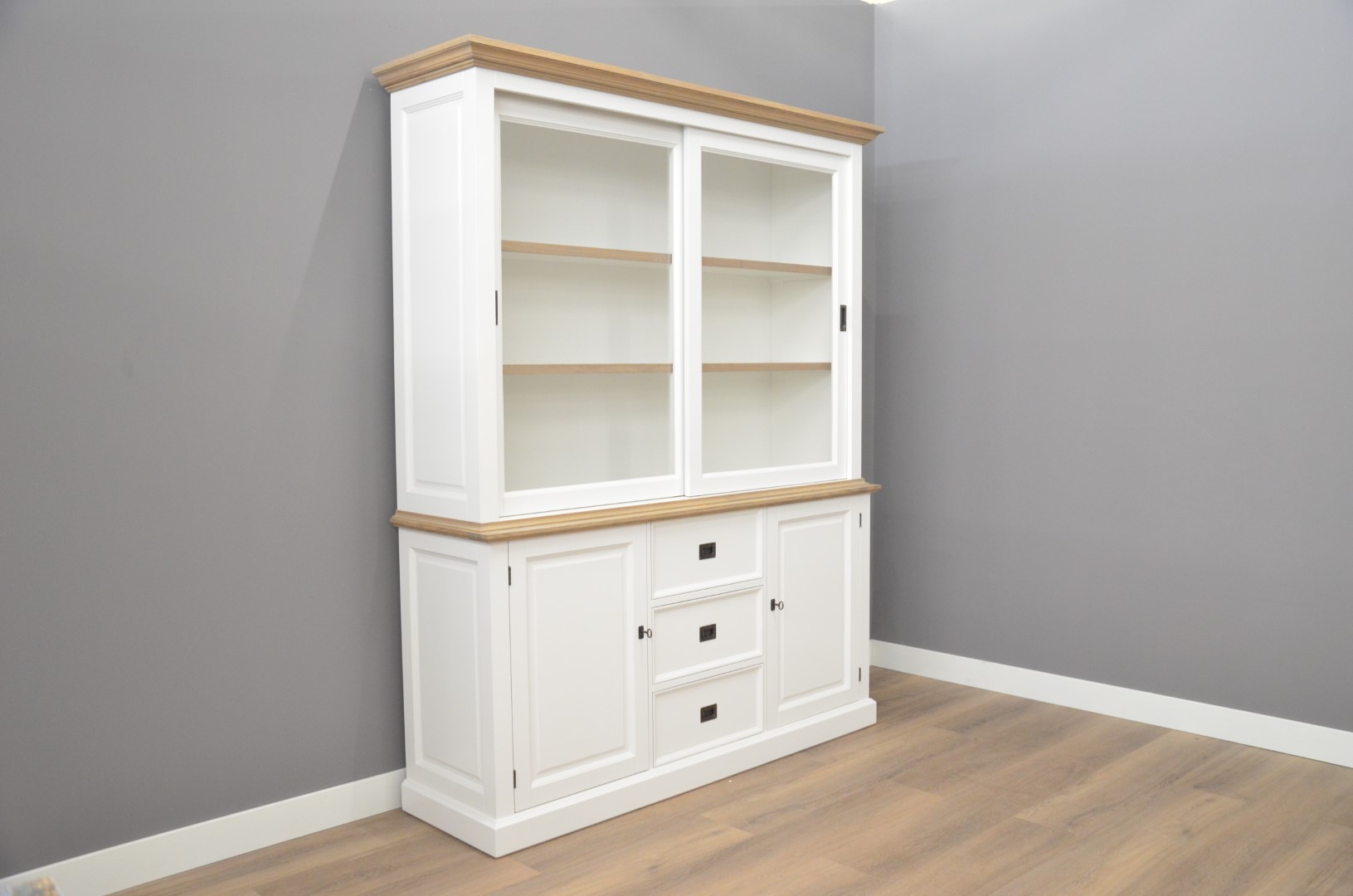 Witte buffetkast 180cm met eiken details - Story Landelijk Wonen